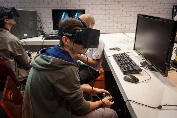 Virtual Reality Brillen im Kommen: Oculus Rift vs. Project Morpheus ...